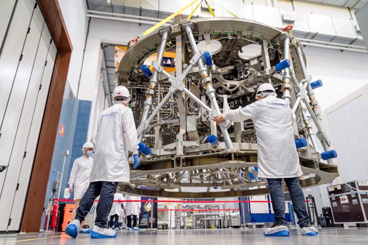 Spazio: pronto il modulo ESM-4 per la capsula lunare Orion, realizzato ...